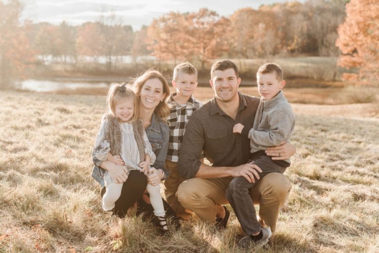 Wagon Hill Farm Mini Family Session | The Chace Family - Annmarie Swift ...